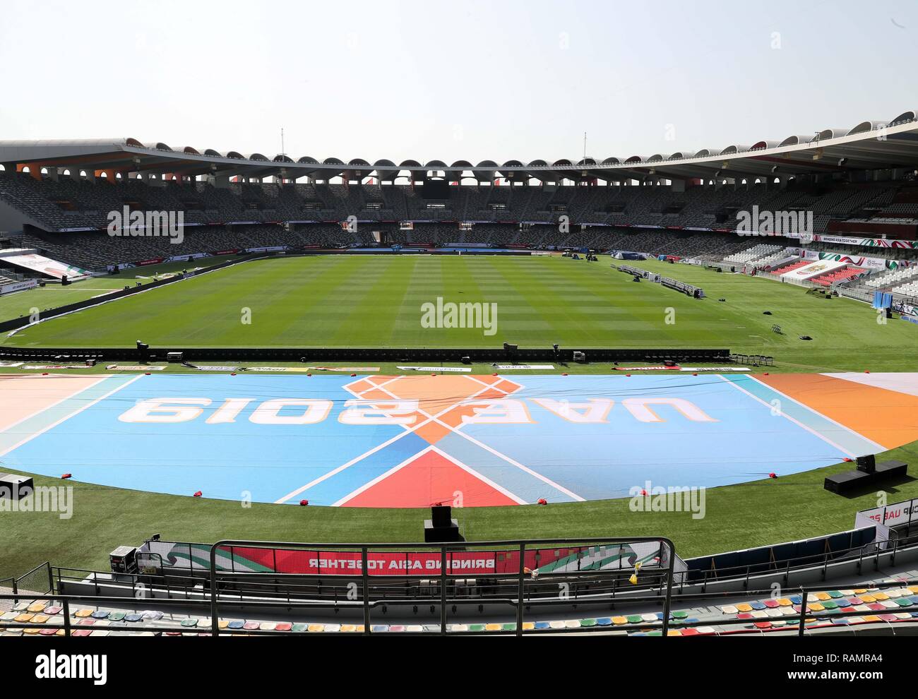 (190104) -- ABU DHABI, Jan. 4, 2019 (Xinhua) -- Photo taken on Jan. 4 ...