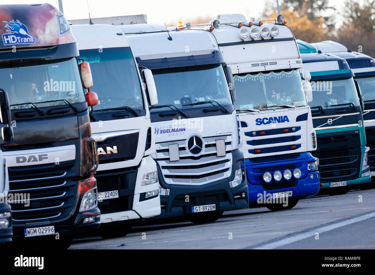 Professional truckers hi-res stock photography and images - Alamy