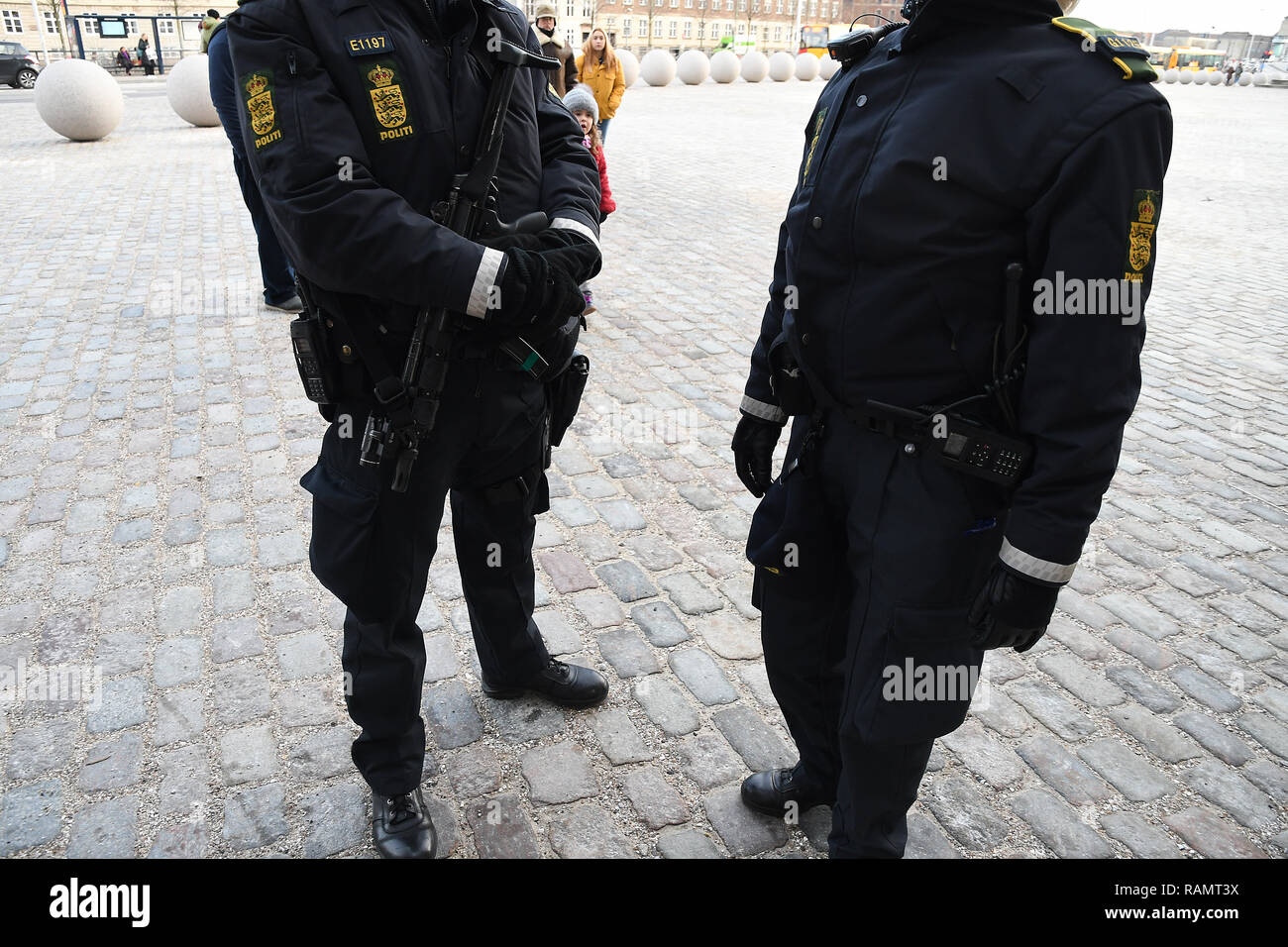 Copenhagen, Denmark. 4th Jan 2019. Danish police on guard for Queen ...