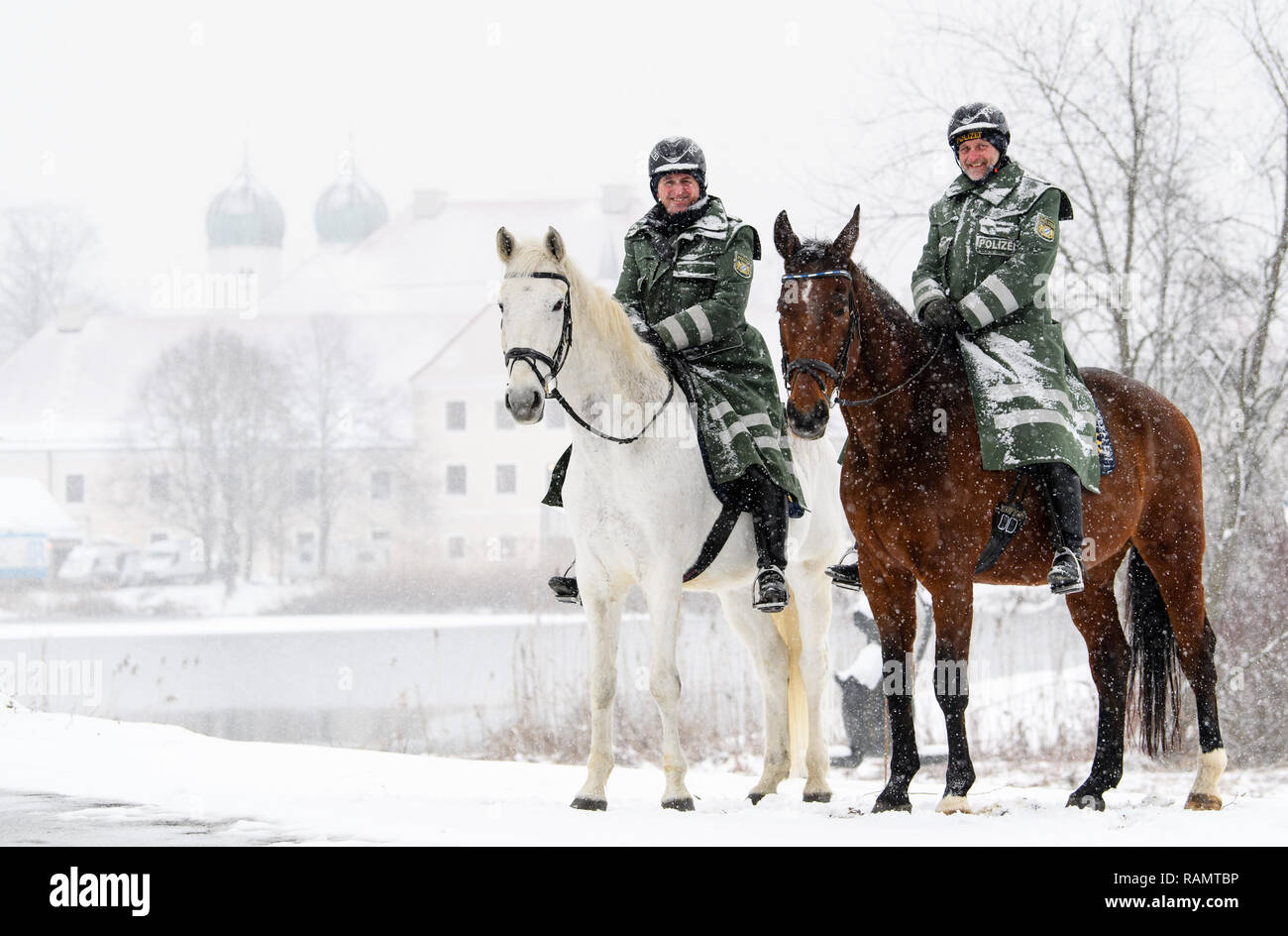 Seeon, Germany. 04th Jan, 2019. Robert Staber (l) and Uwe Meixner ...