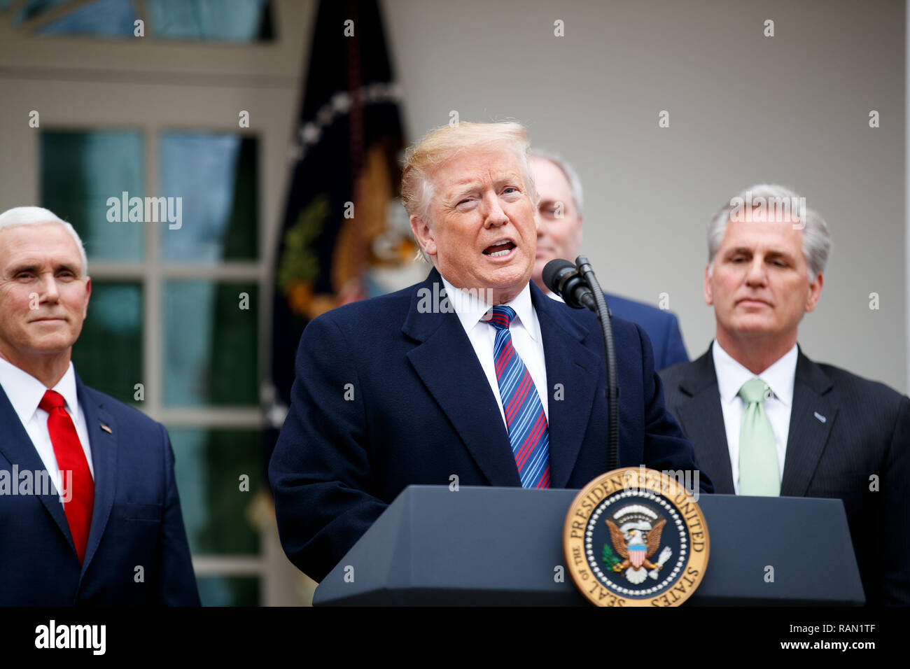 Washington, USA. 4th Jan, 2019. U.S. President Donald Trump (C) speaks ...