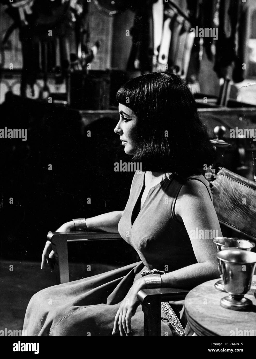 Elizabeth Taylor Cleopatra High Resolution Stock Photography and Images ...