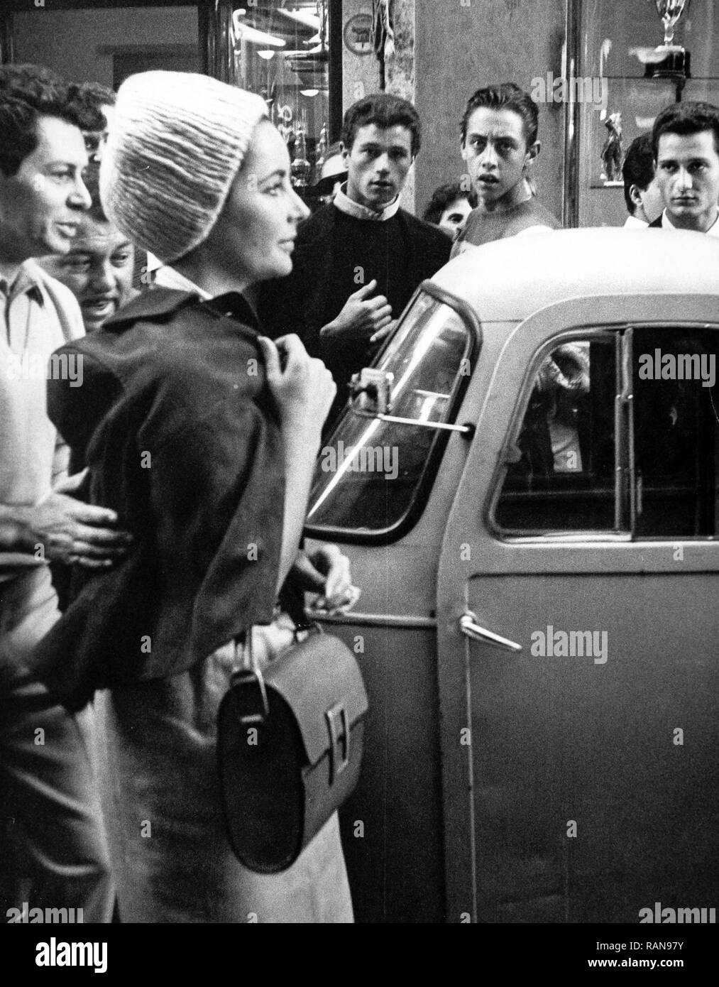 Elizabeth taylor rome Black and White Stock Photos & Images - Alamy