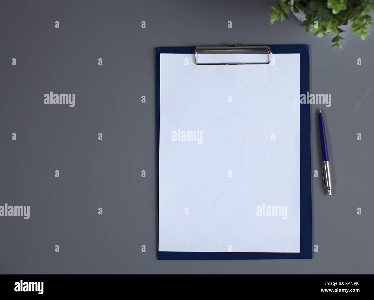 a blank sheet of paper on the table Stock Photo - Alamy