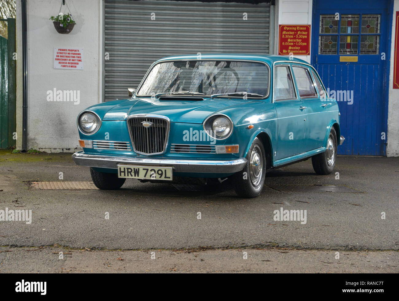 Classic british engineering hi-res stock photography and images - Alamy