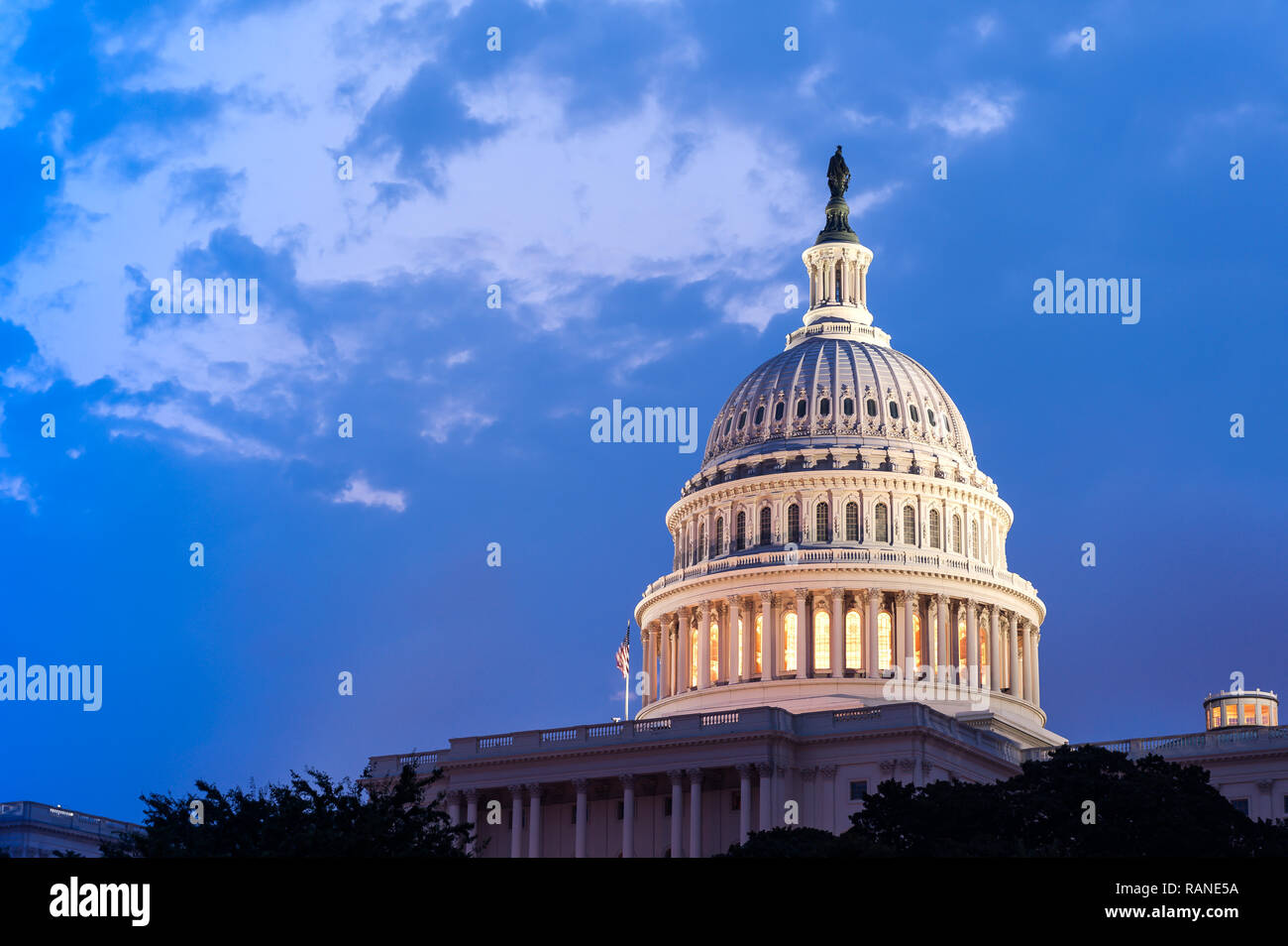 Landscape photo of the US capitol dome during sunrise Stock Photo - Alamy