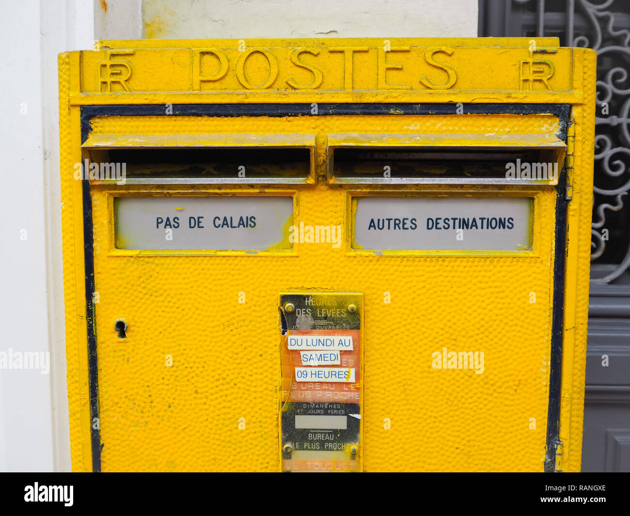 Yellow french post box hi-res stock photography and images - Alamy