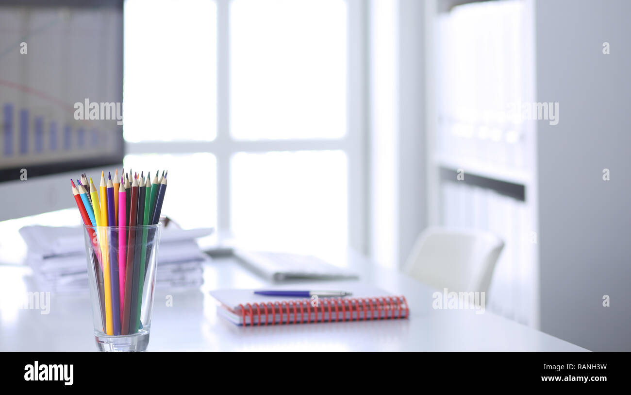 Computer desktop display documents hi-res stock photography and images ...