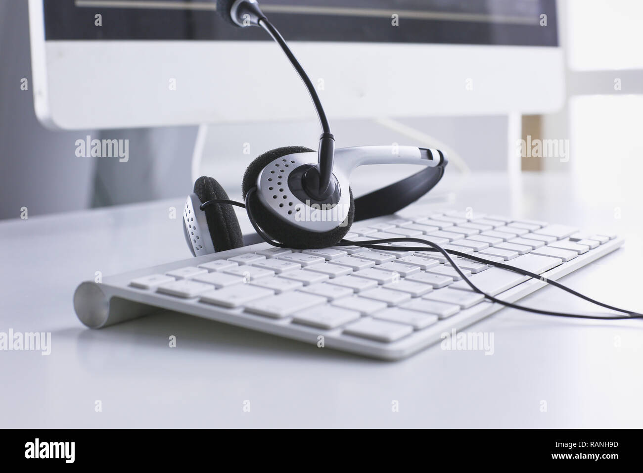 Communication support, call center and customer service help desk. VOIP ...