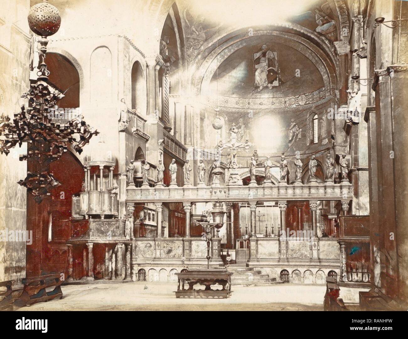 Choir, Byzantine cross, altar and altar of the Basilica of San Marco in ...