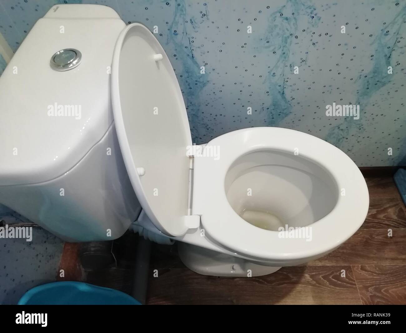 Inside toilet tank hi-res stock photography and images - Alamy