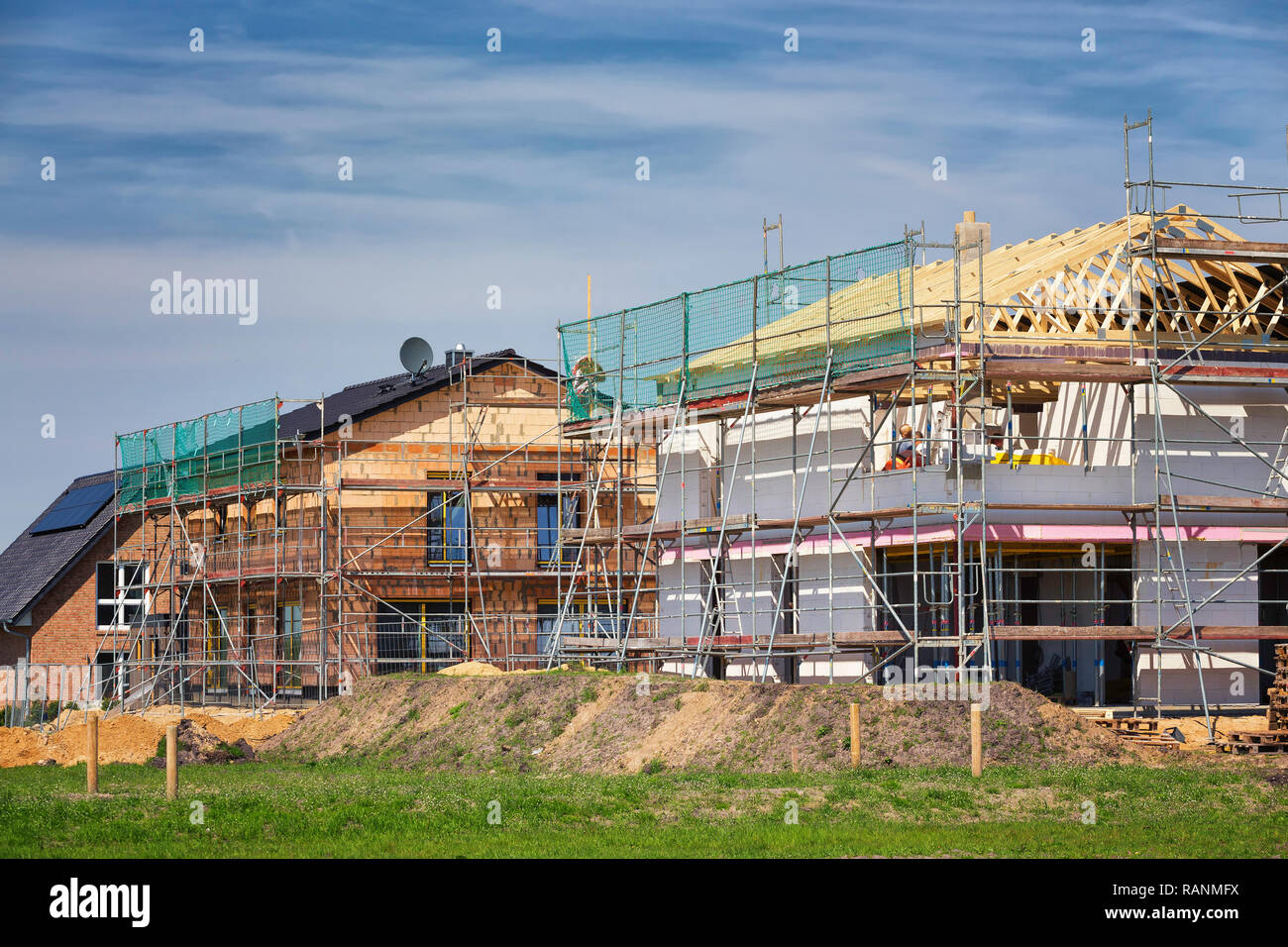 Scaffolding framework construction structure hi-res stock photography ...