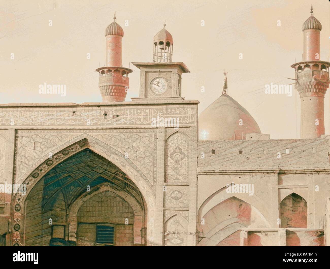 Kerbela. Second holy city of the Shiite Muslims. Entrance to the great ...