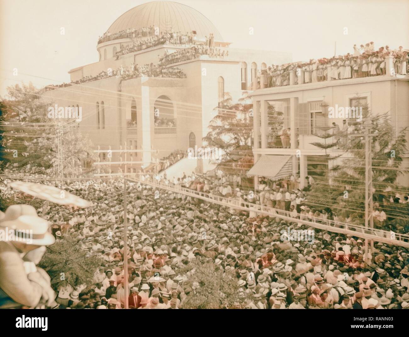 Bialek's funeral in Tel Aviv. Photo shows funeral of poet Hayyim Naham ...