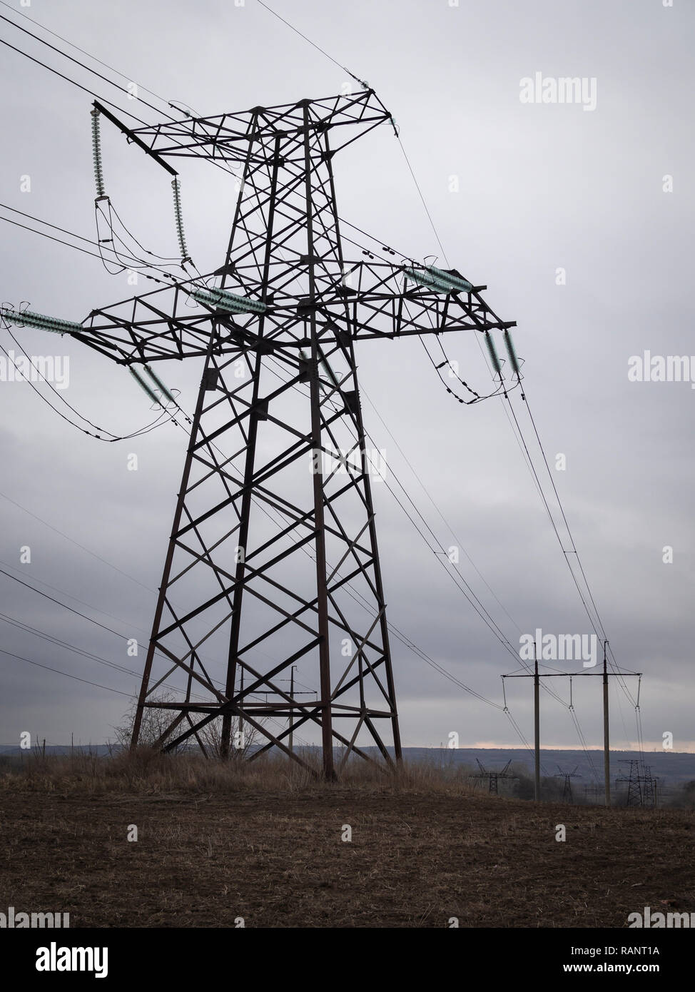 Overhead power line transmission tower hi-res stock photography and ...