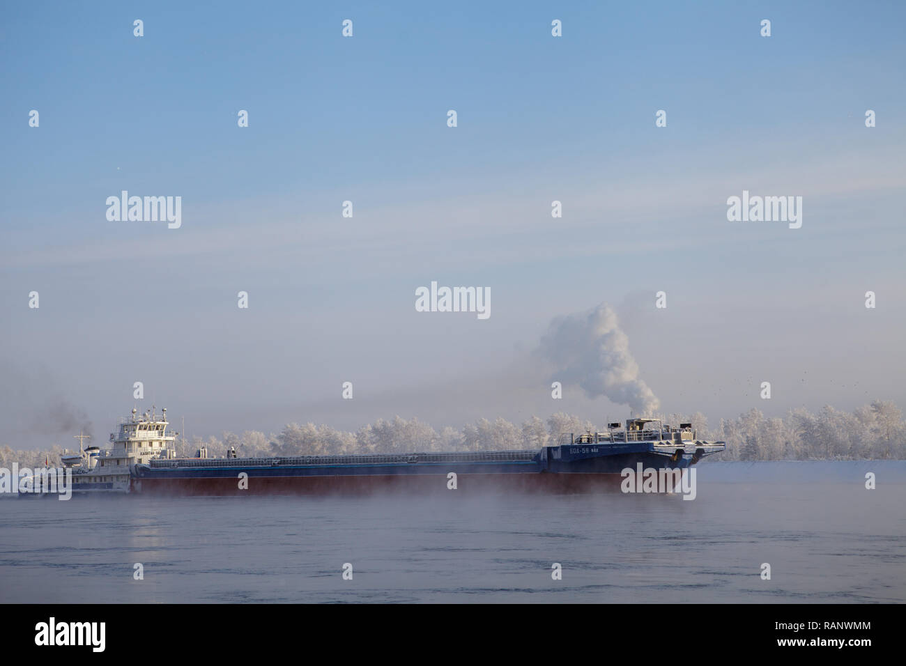 Houseboats cargo boats river hi-res stock photography and images - Alamy