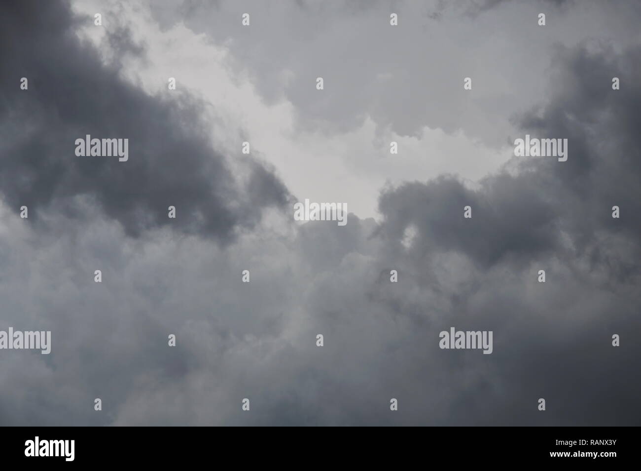 dark raincloud on dull sky while storm coming Stock Photo - Alamy