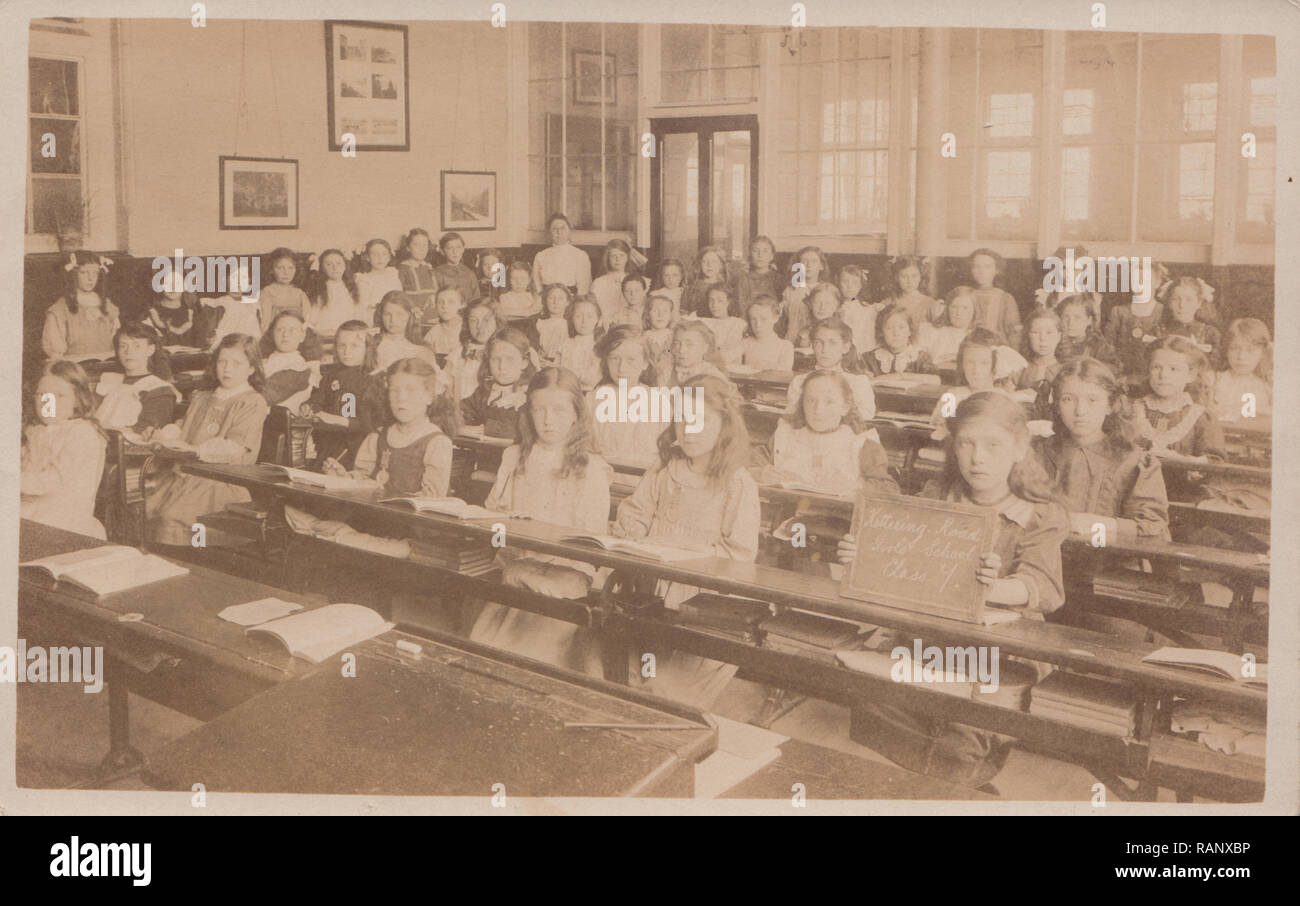 Edwardian school classroom hi-res stock photography and images - Alamy