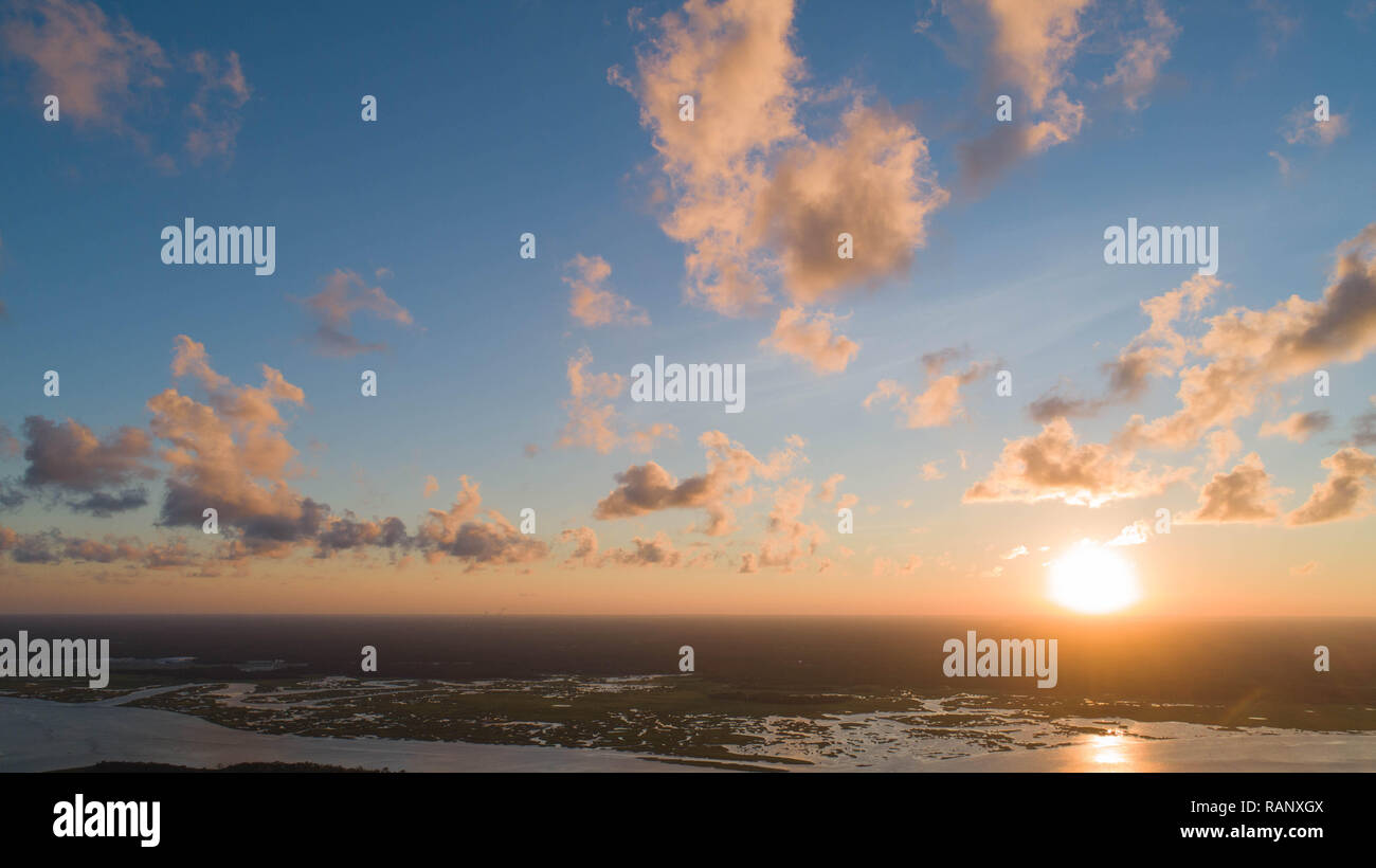 Sky horizon sunlight aerial hi-res stock photography and images - Alamy