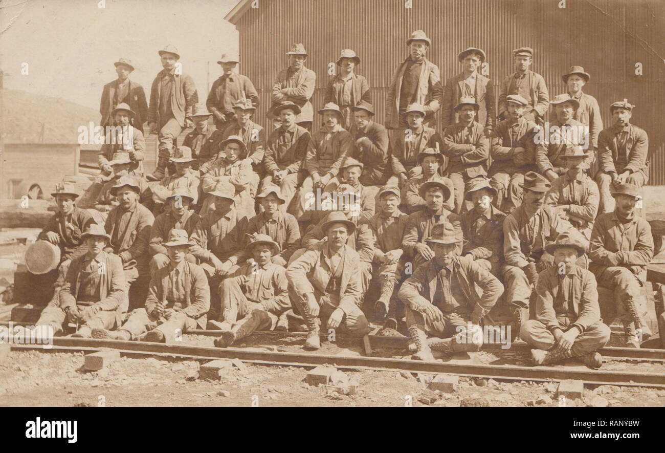 Old vintage railway workers hi-res stock photography and images - Alamy