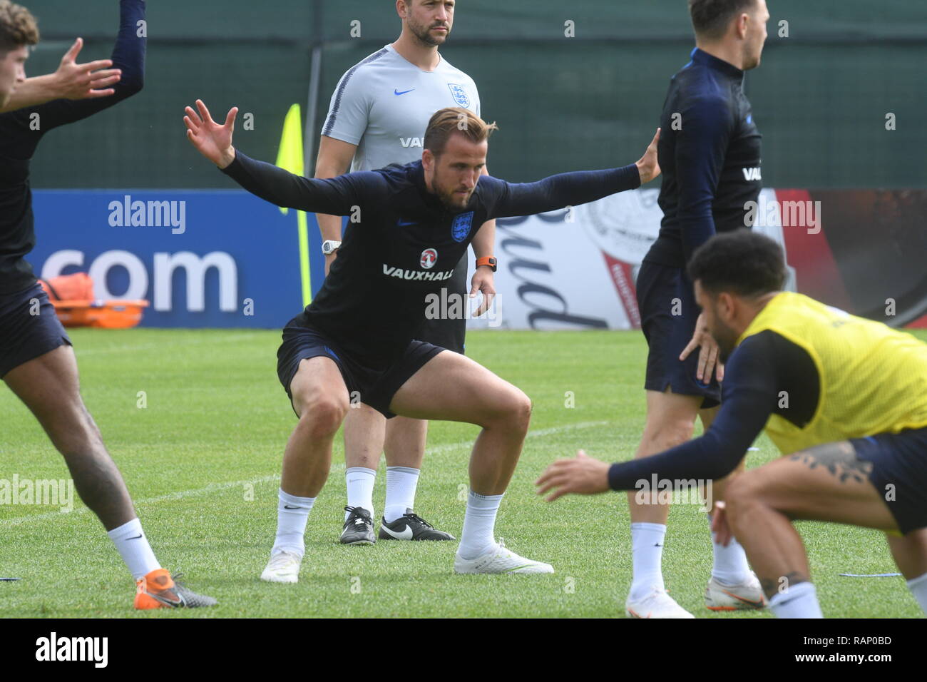 England football training harry kane hi-res stock photography and ...