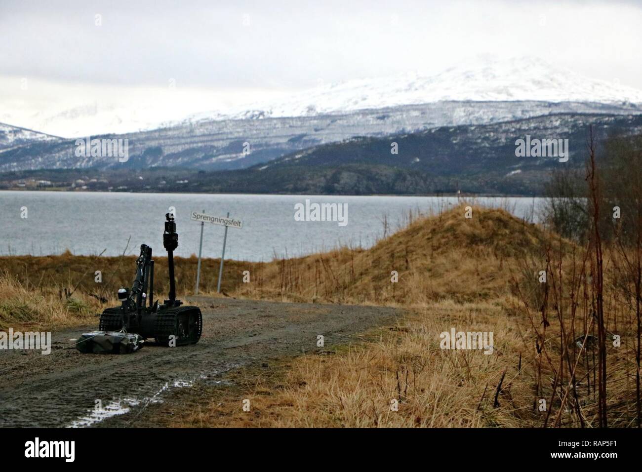 RAMSUND, Norway (Feb. 15, 2017) Members of Mine Countermeasures (MCM ...