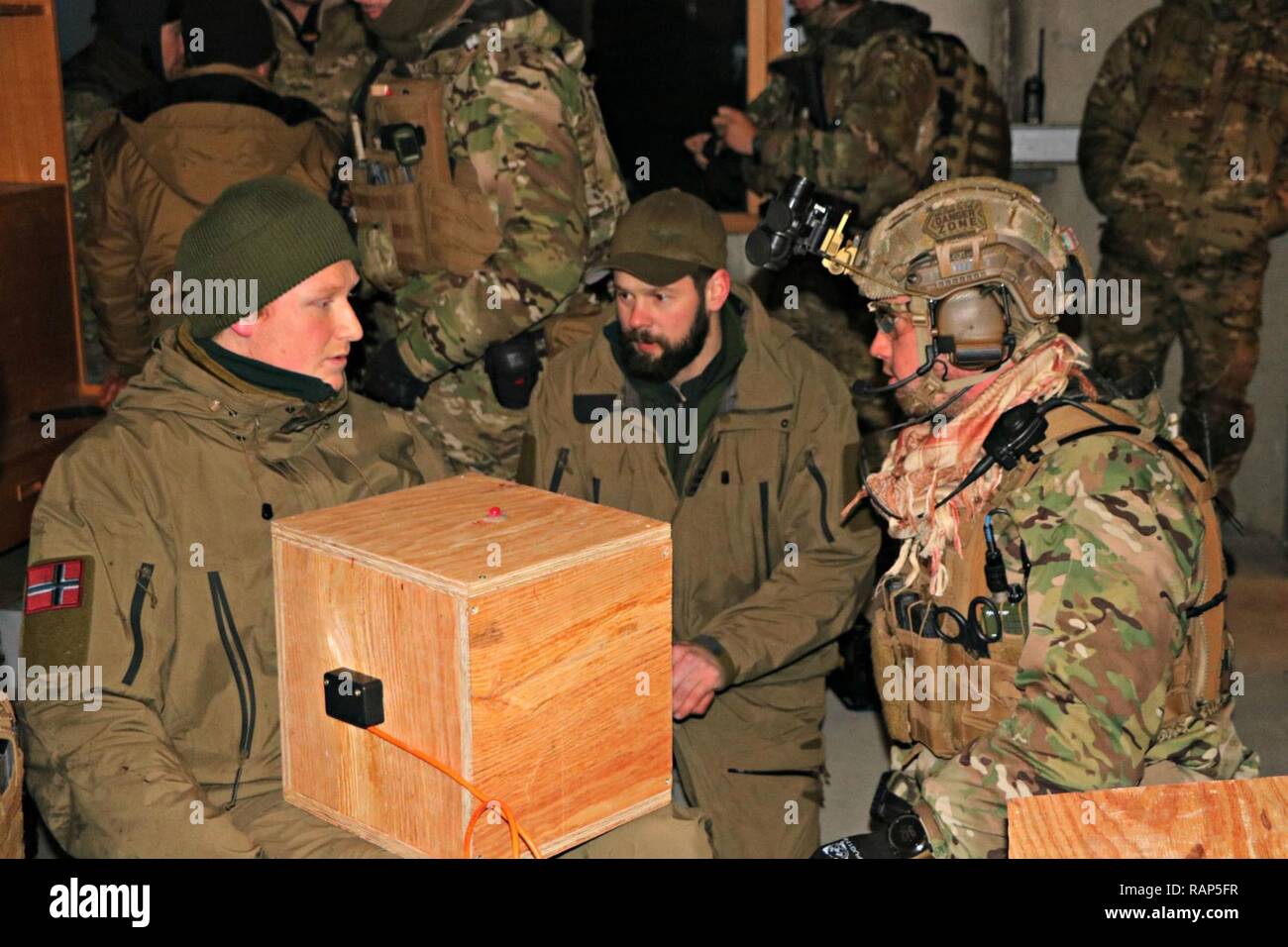 Norwegian army explosive ordnance disposal eod hi-res stock photography ...