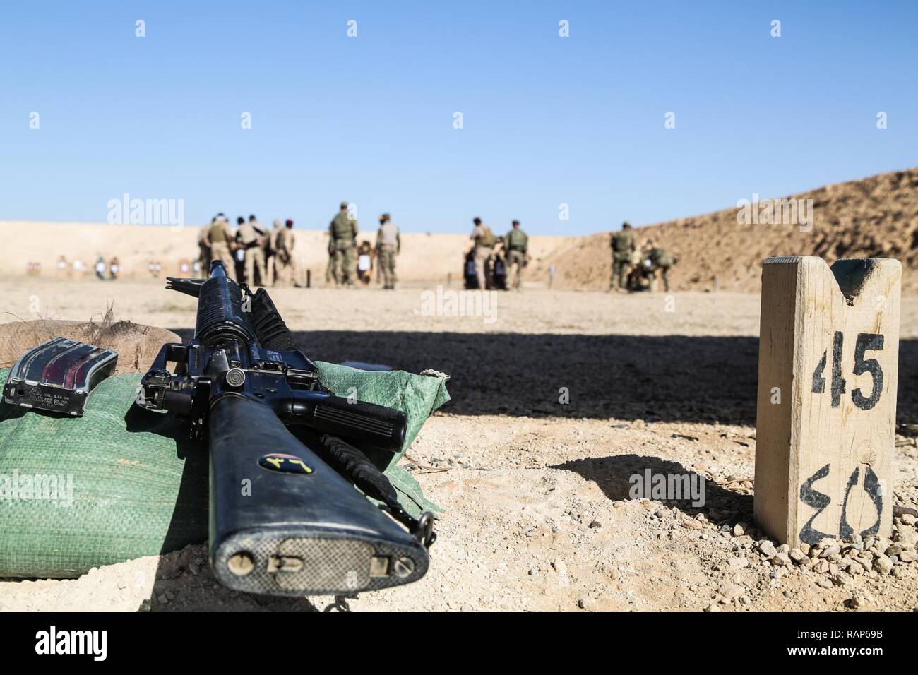 Us soldiers fighting isis hi-res stock photography and images - Alamy