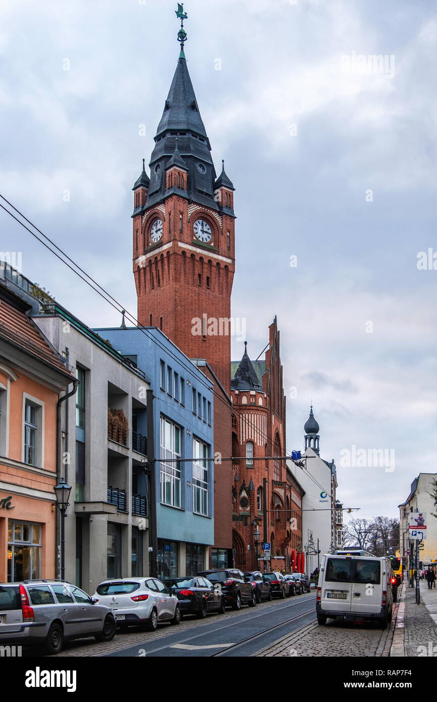 Red brick gothic hi-res stock photography and images - Alamy