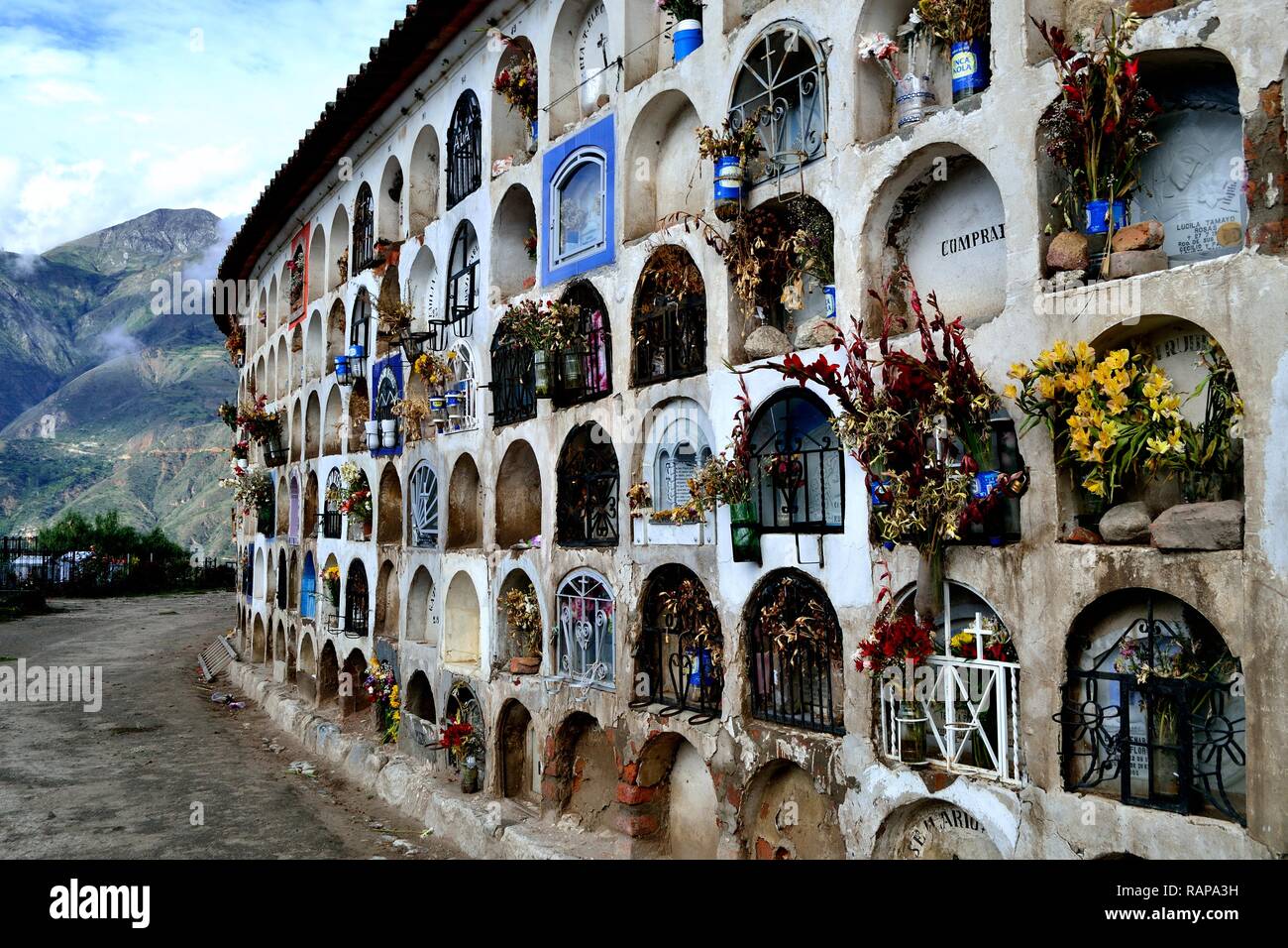 1970 peruvian earthquake hi-res stock photography and images - Alamy