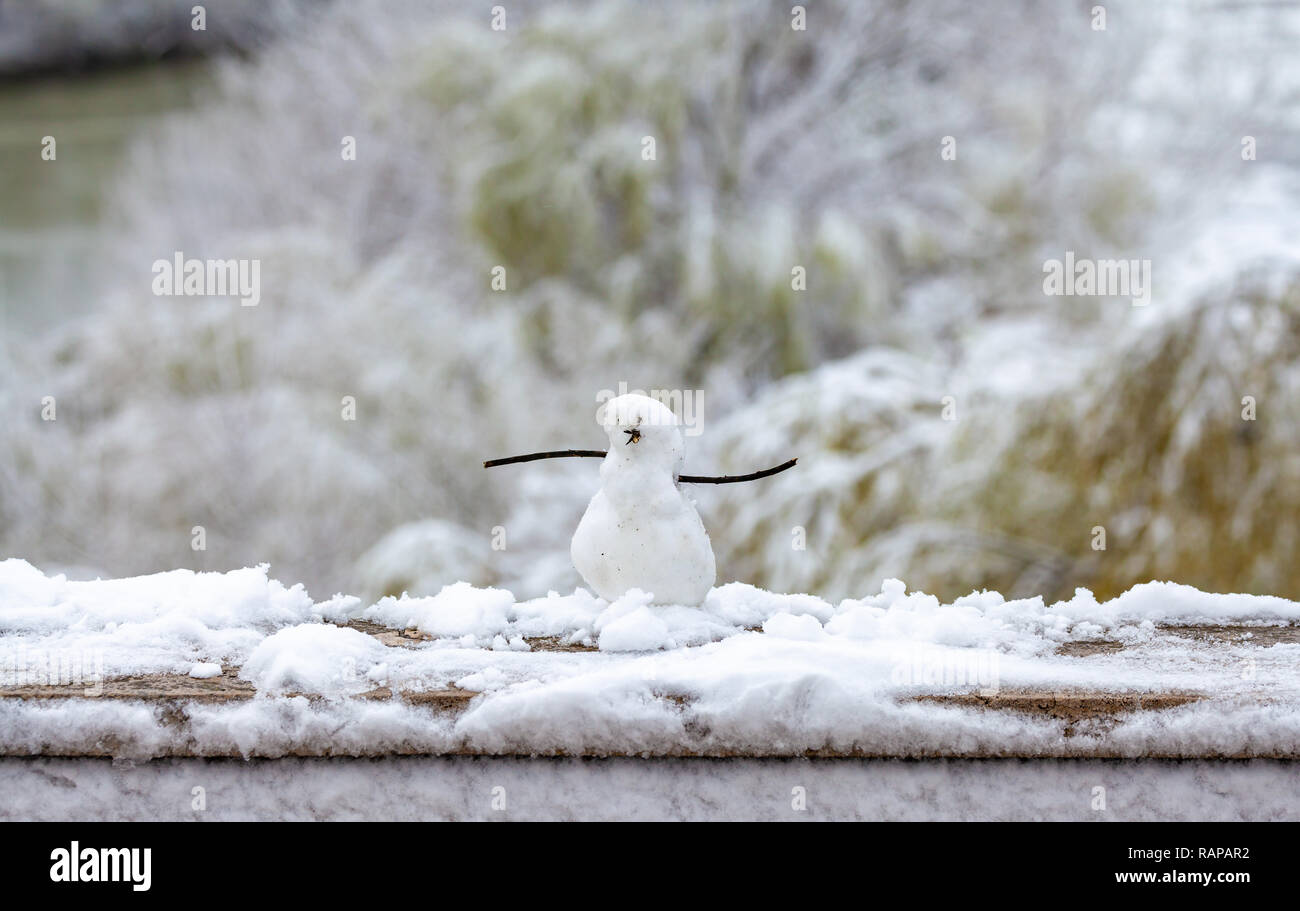 Tiny snowman hi-res stock photography and images - Alamy