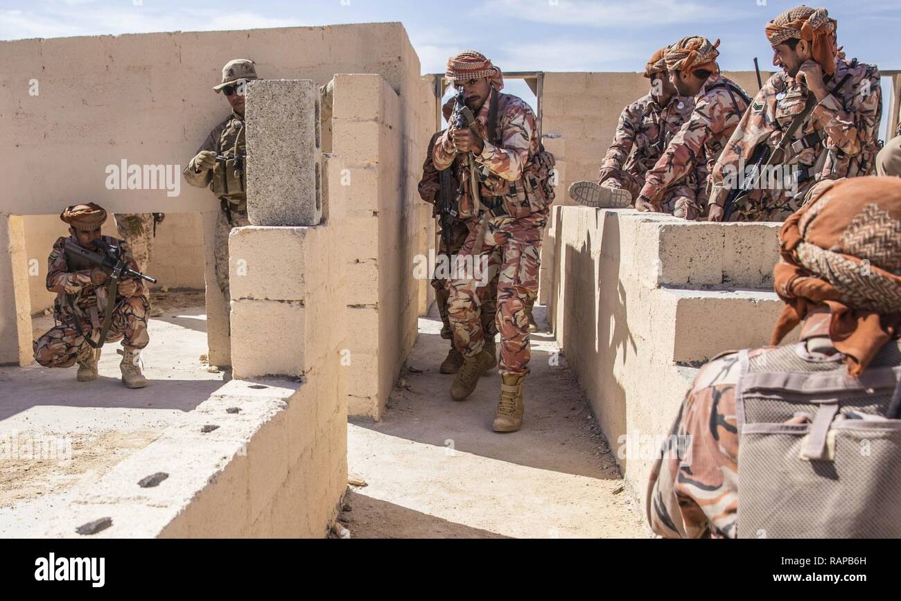 Omani soldiers hi-res stock photography and images - Alamy