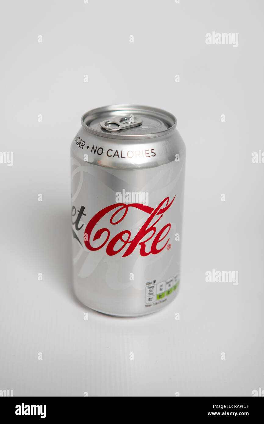 Can of Coca Cola, Still life, white backdrop Stock Photo - Alamy