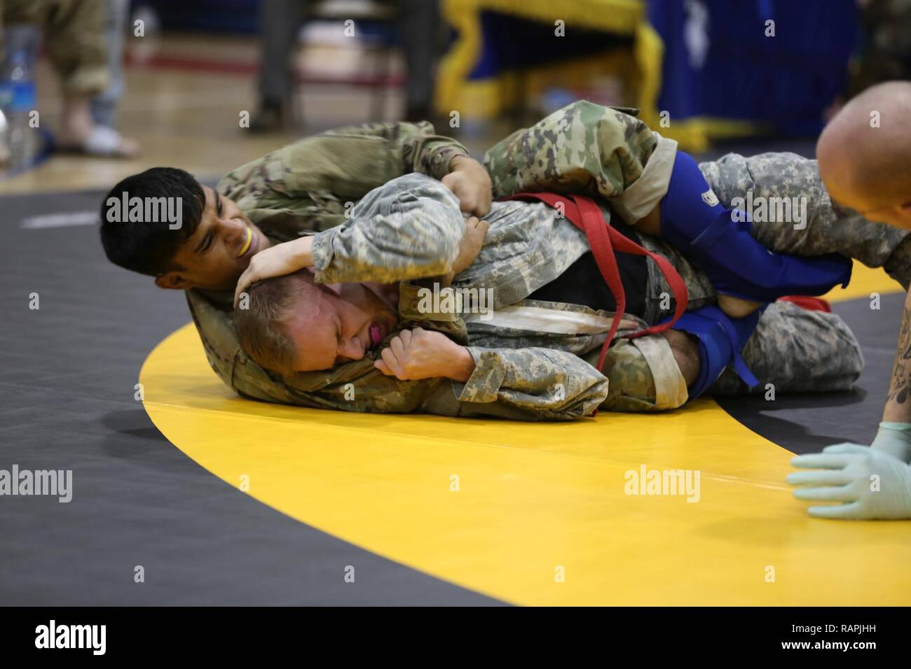 Modern army combatives hi-res stock photography and images - Alamy