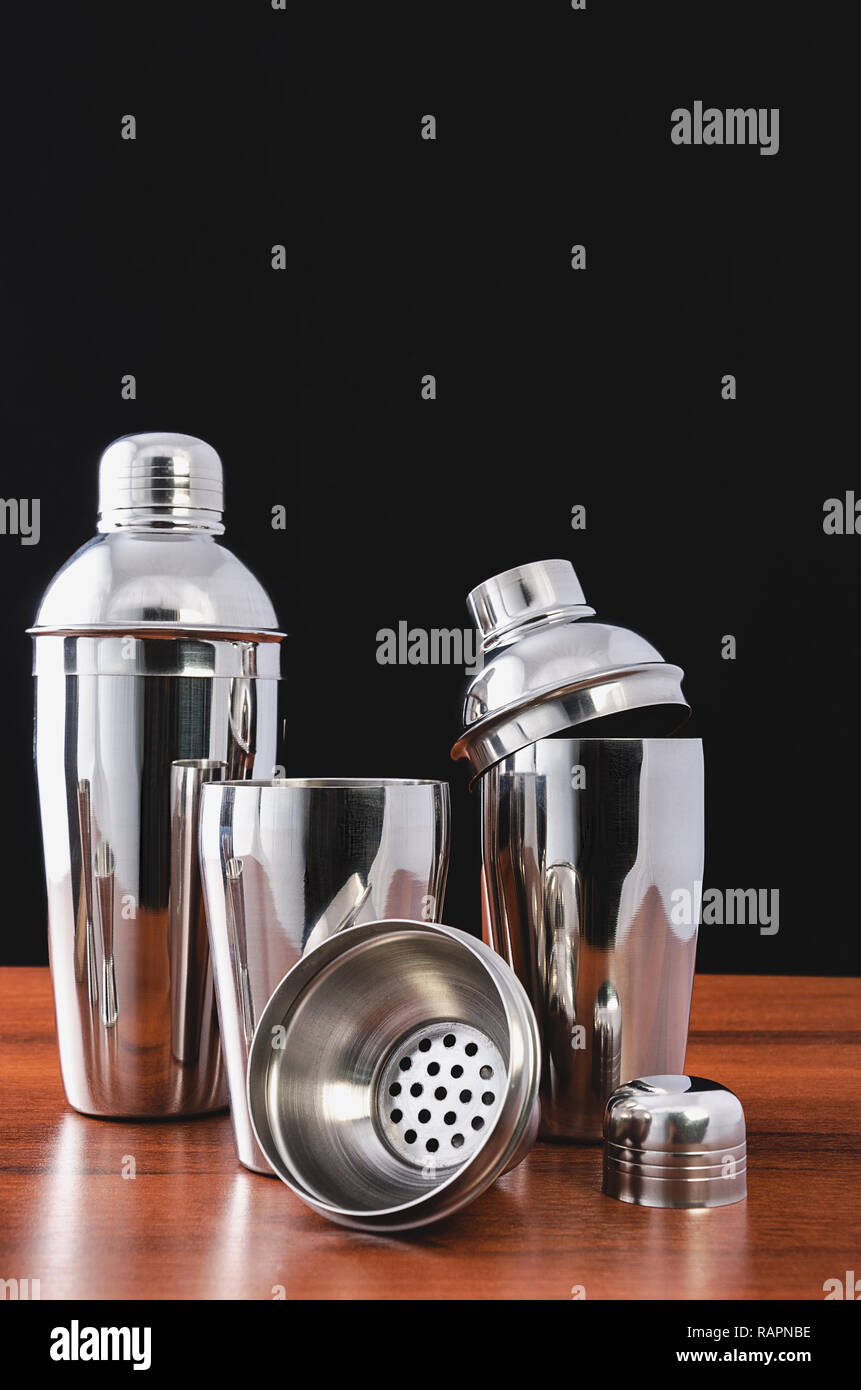 Sieve shaker hi-res stock photography and images - Alamy
