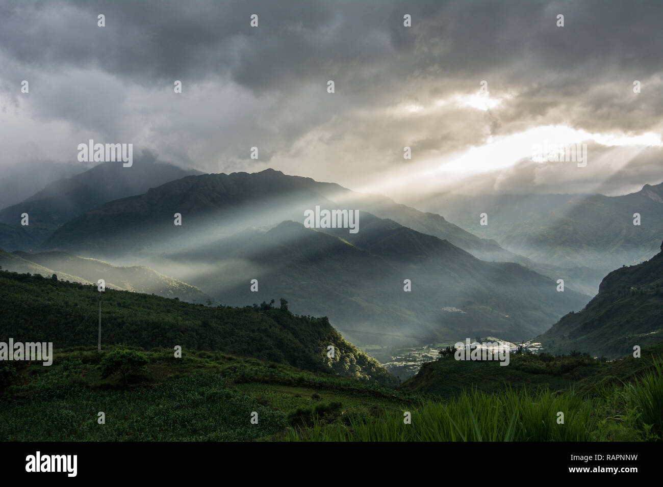 Mountain landscape (Mount Fansipan) at sunset in Northern Vietnam Stock ...