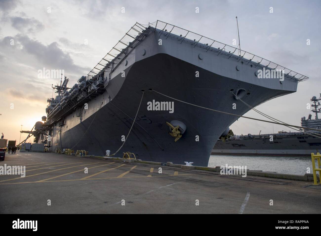 Australian navy lhd 01 hi-res stock photography and images - Alamy