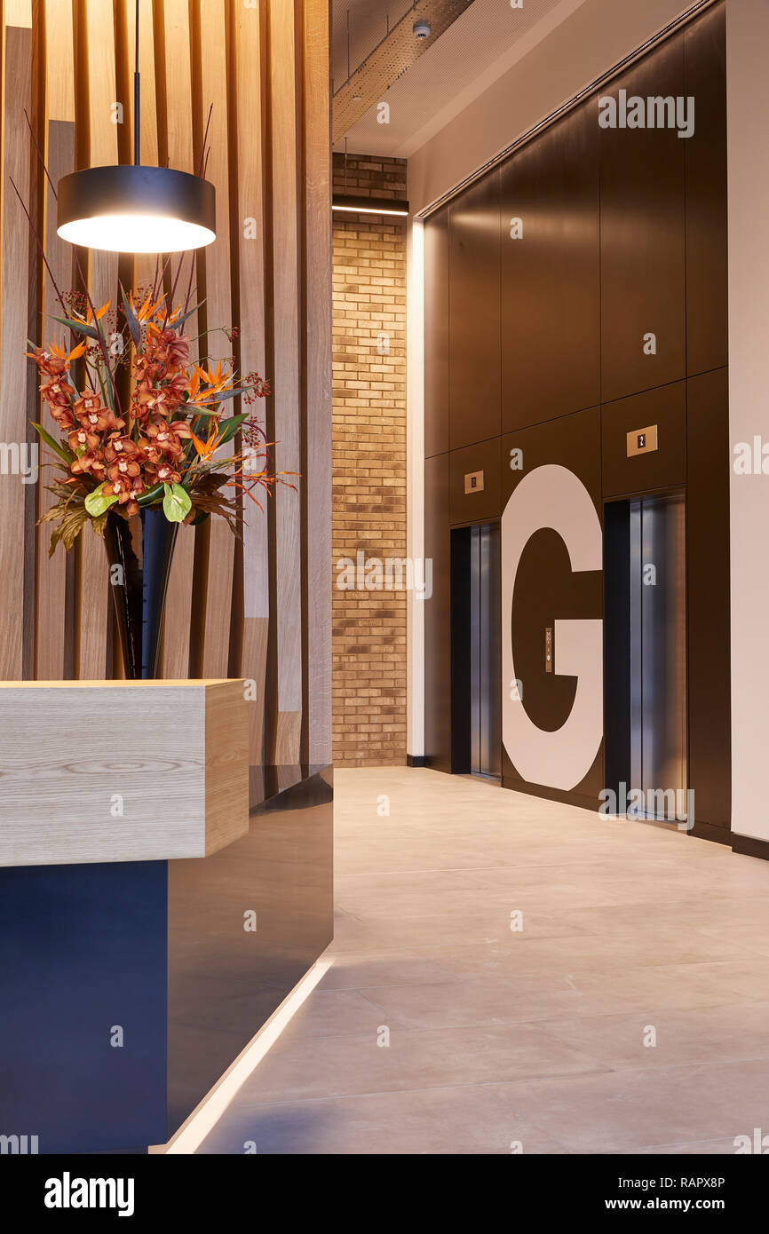 Lobby arrangement hi-res stock photography and images - Alamy