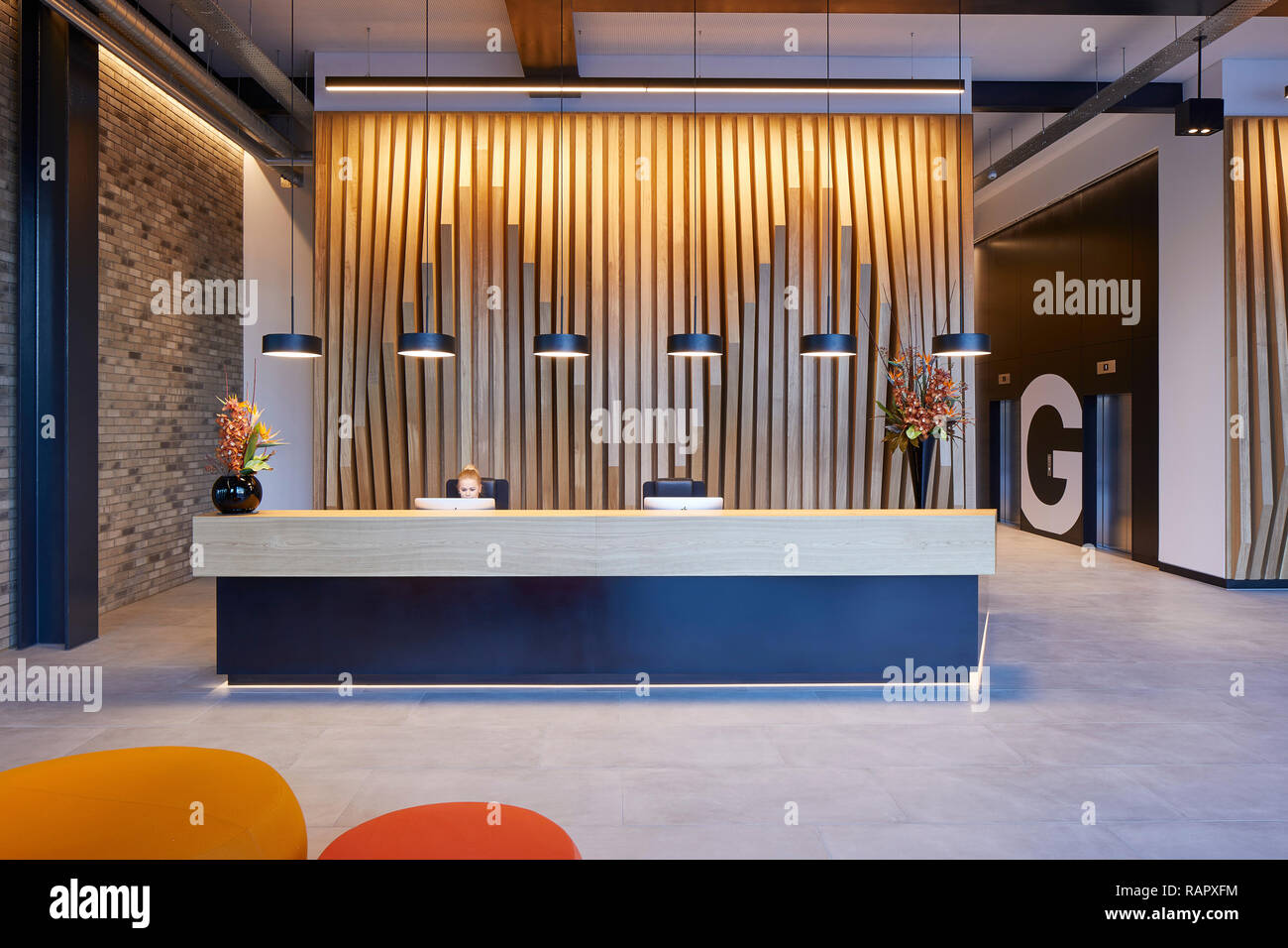 Reception area. The Porter Building, Slough, United Kingdom. Architect ...