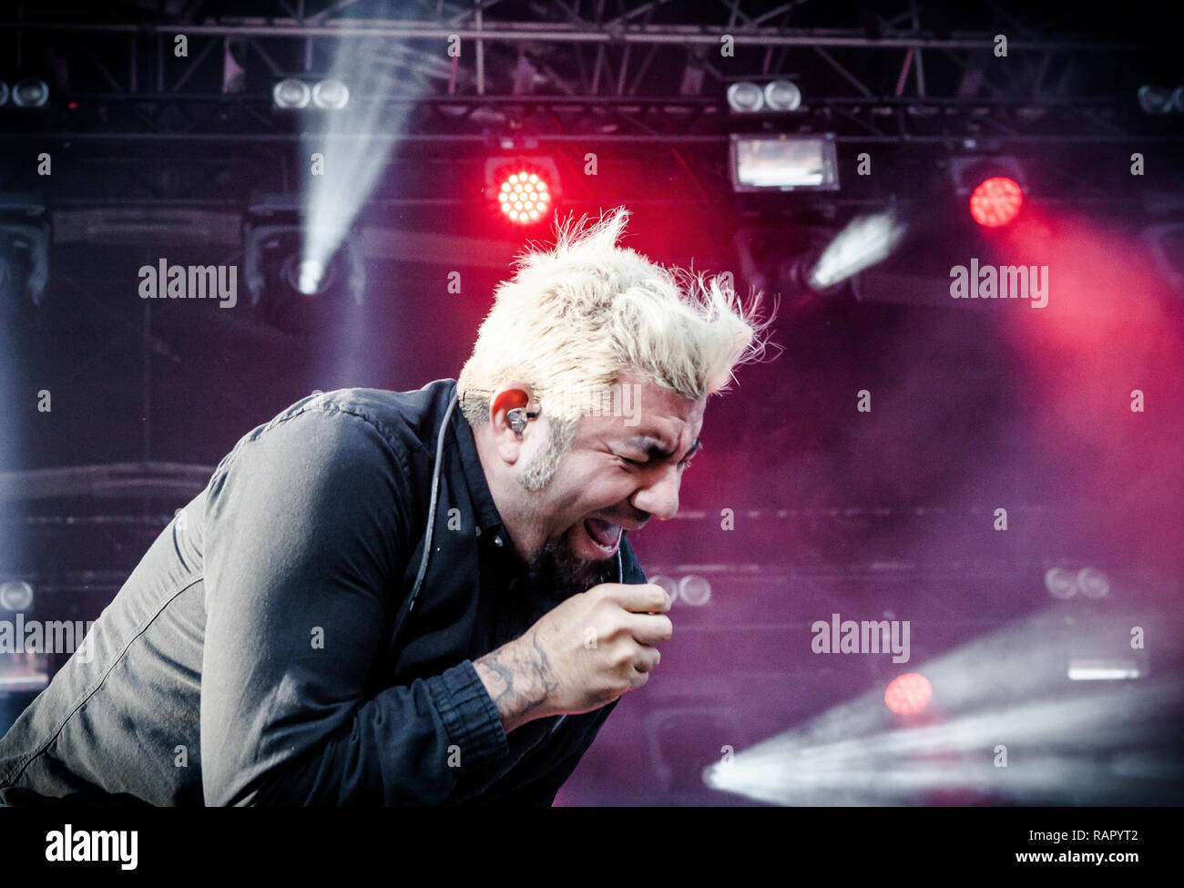 Lead singer band deftones hi-res stock photography and images - Alamy