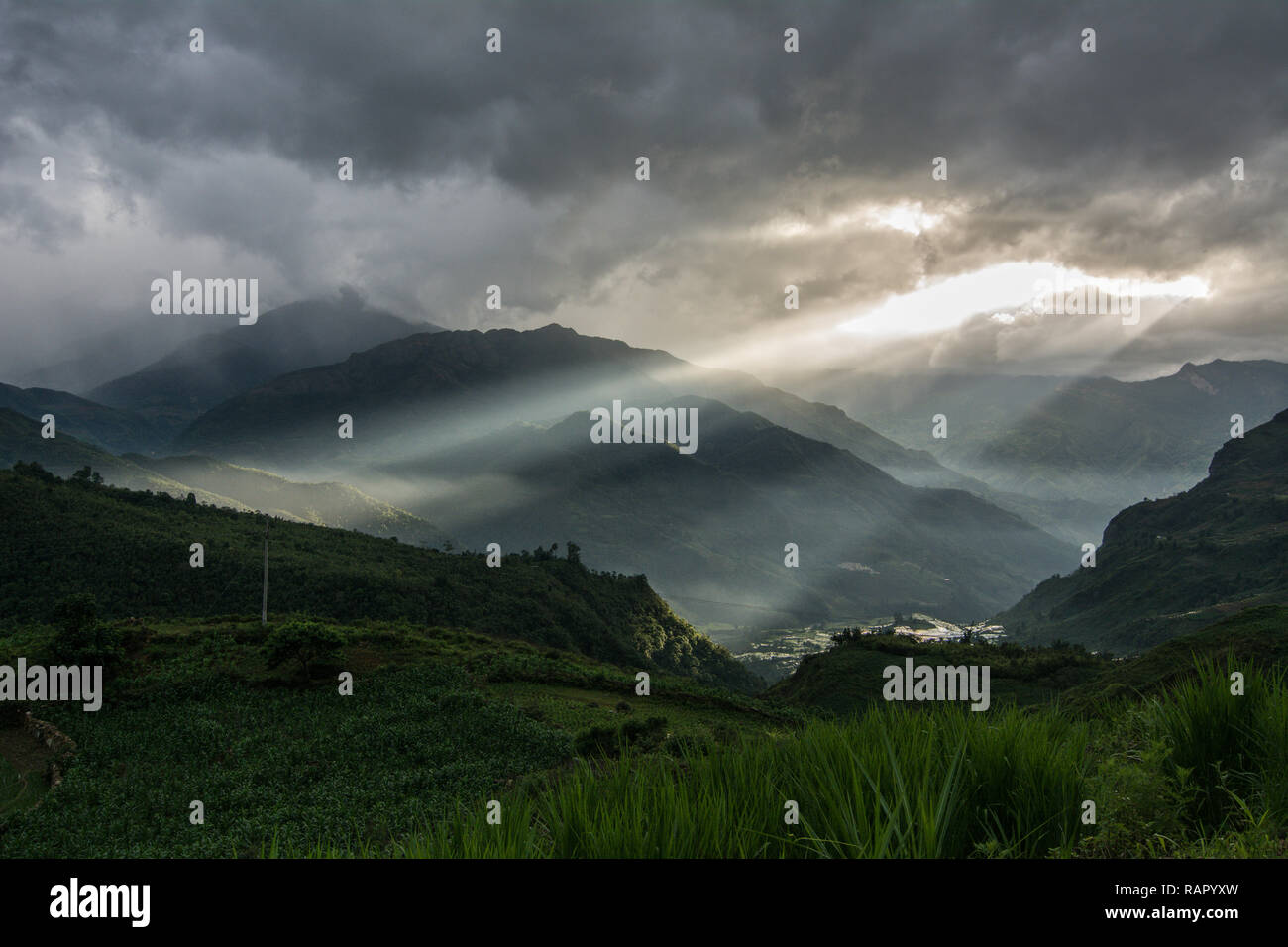 Mountain landscape (Mount Fansipan) at sunset in Northern Vietnam Stock ...