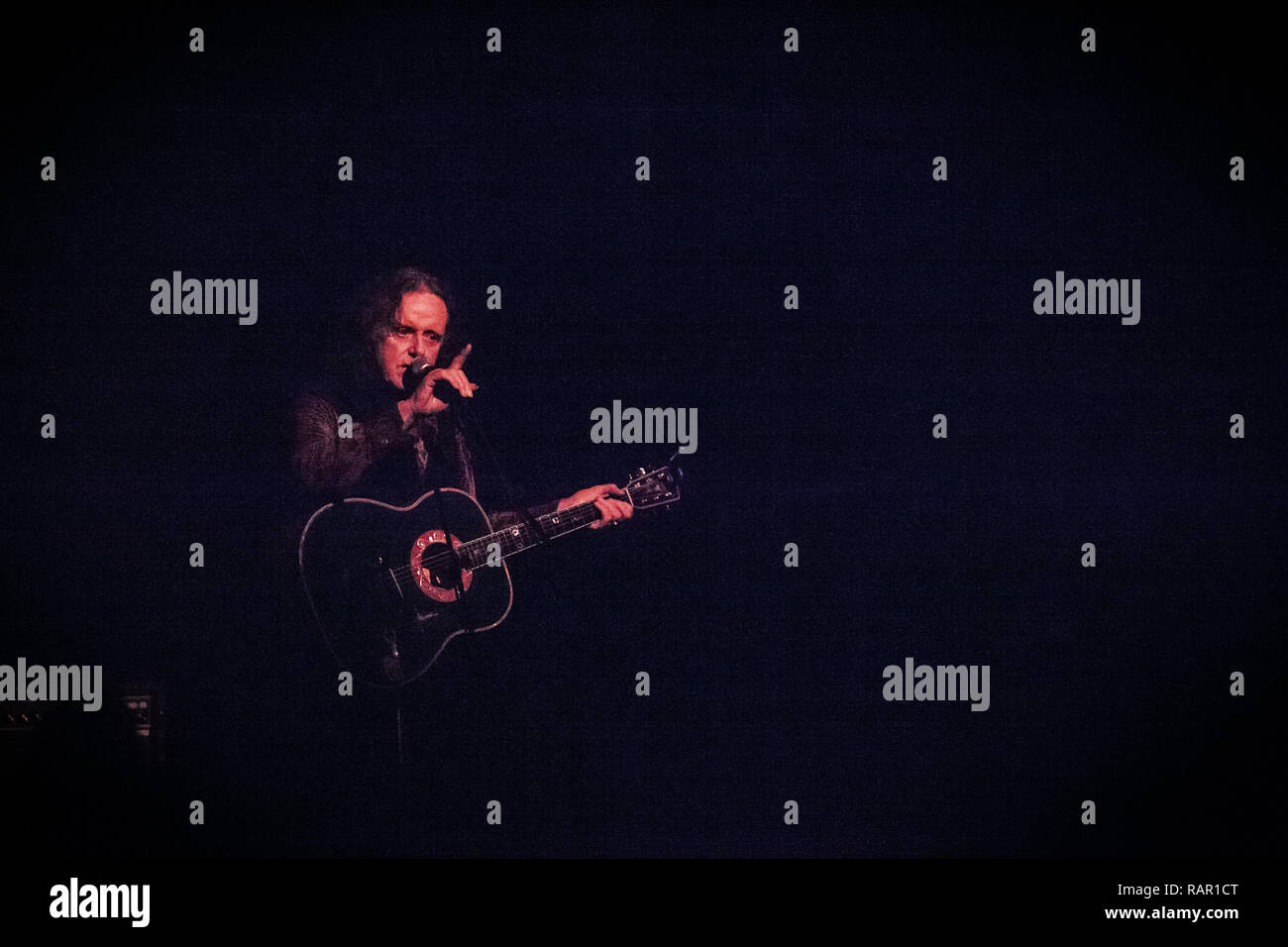 Donovan singer hi-res stock photography and images - Alamy