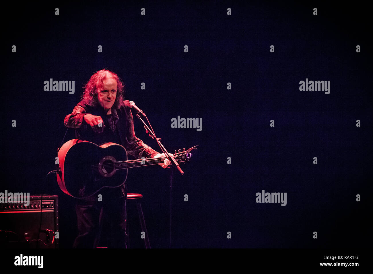 Donovan singer hi-res stock photography and images - Alamy