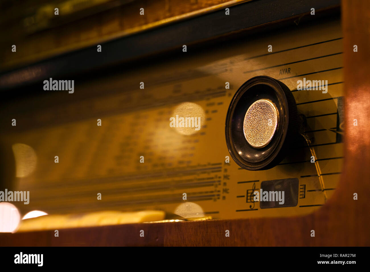 Retro Vintage Old Radio Nostalgia Object Photo Stock Photo - Alamy