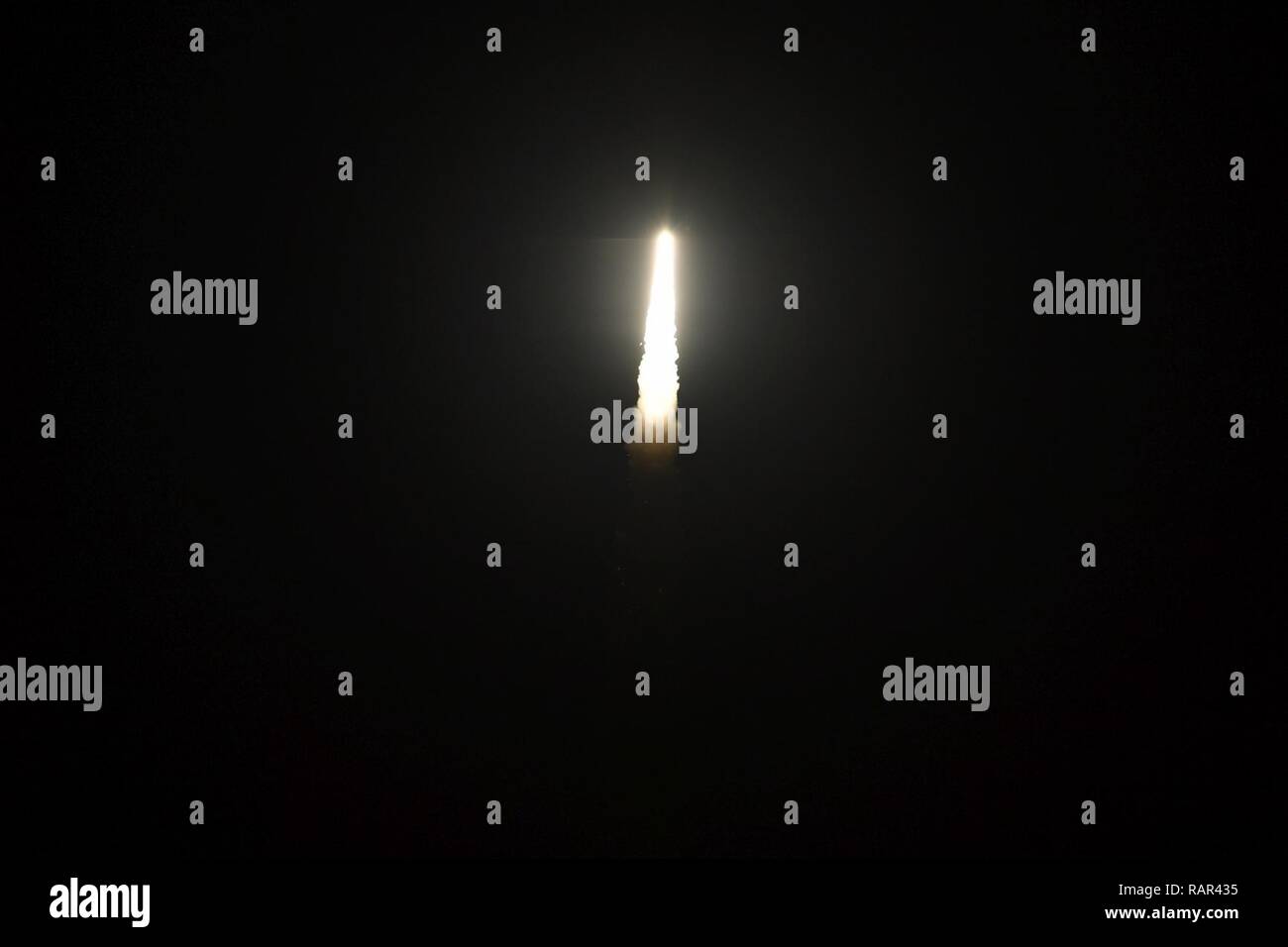 Aegis ashore missile defense test hi-res stock photography and images ...