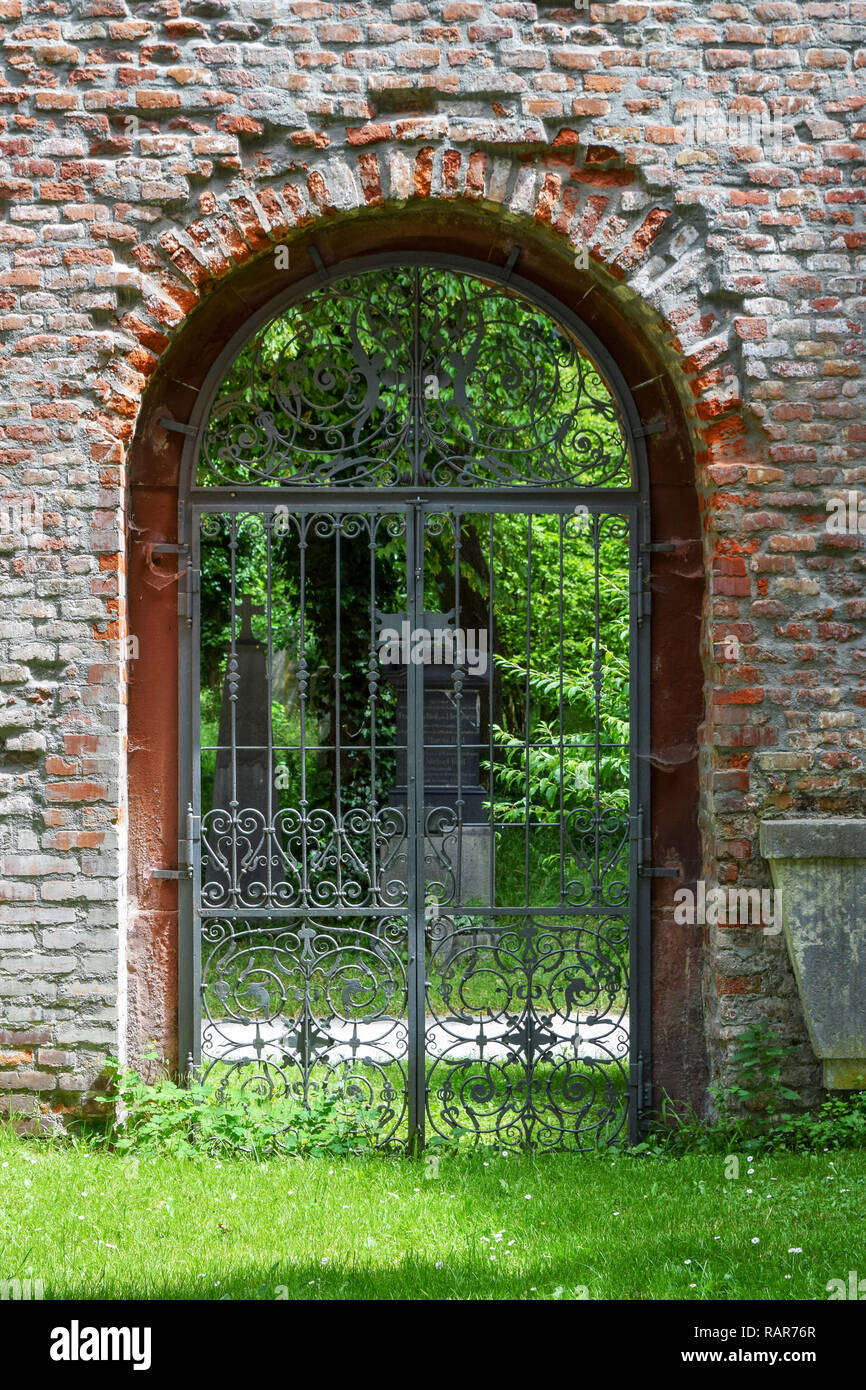 Wrought iron gate brick hi-res stock photography and images - Alamy