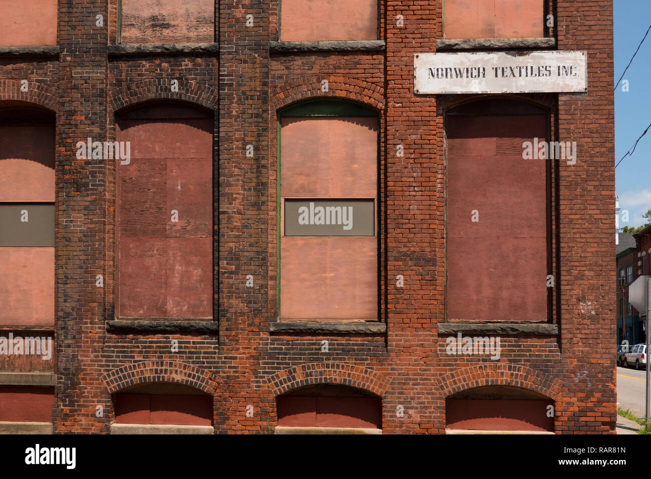 Old brick textile mill hi-res stock photography and images - Alamy