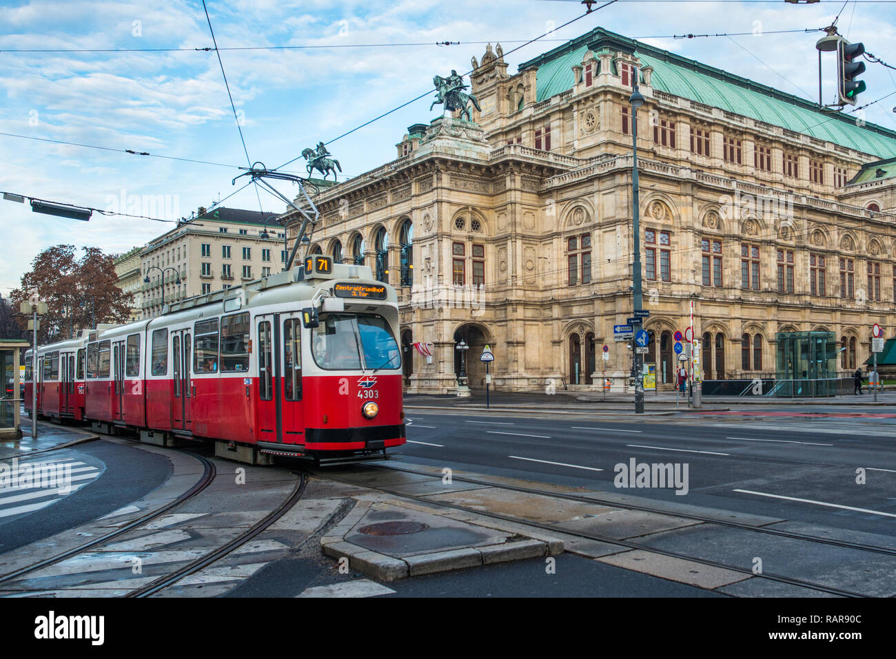 Tram on ringstrasse hi-res stock photography and images - Alamy