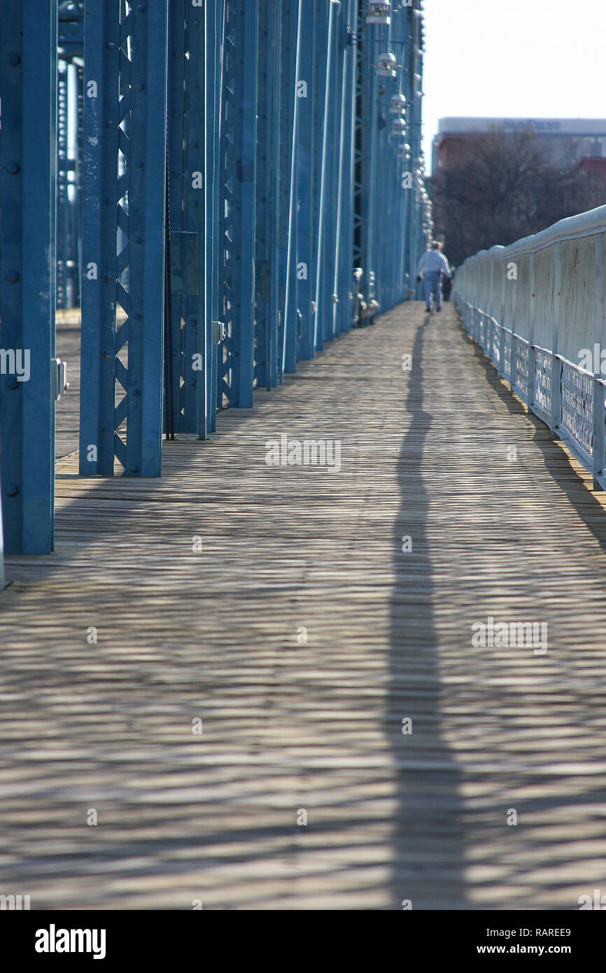 Walnut street bridge hi-res stock photography and images - Alamy