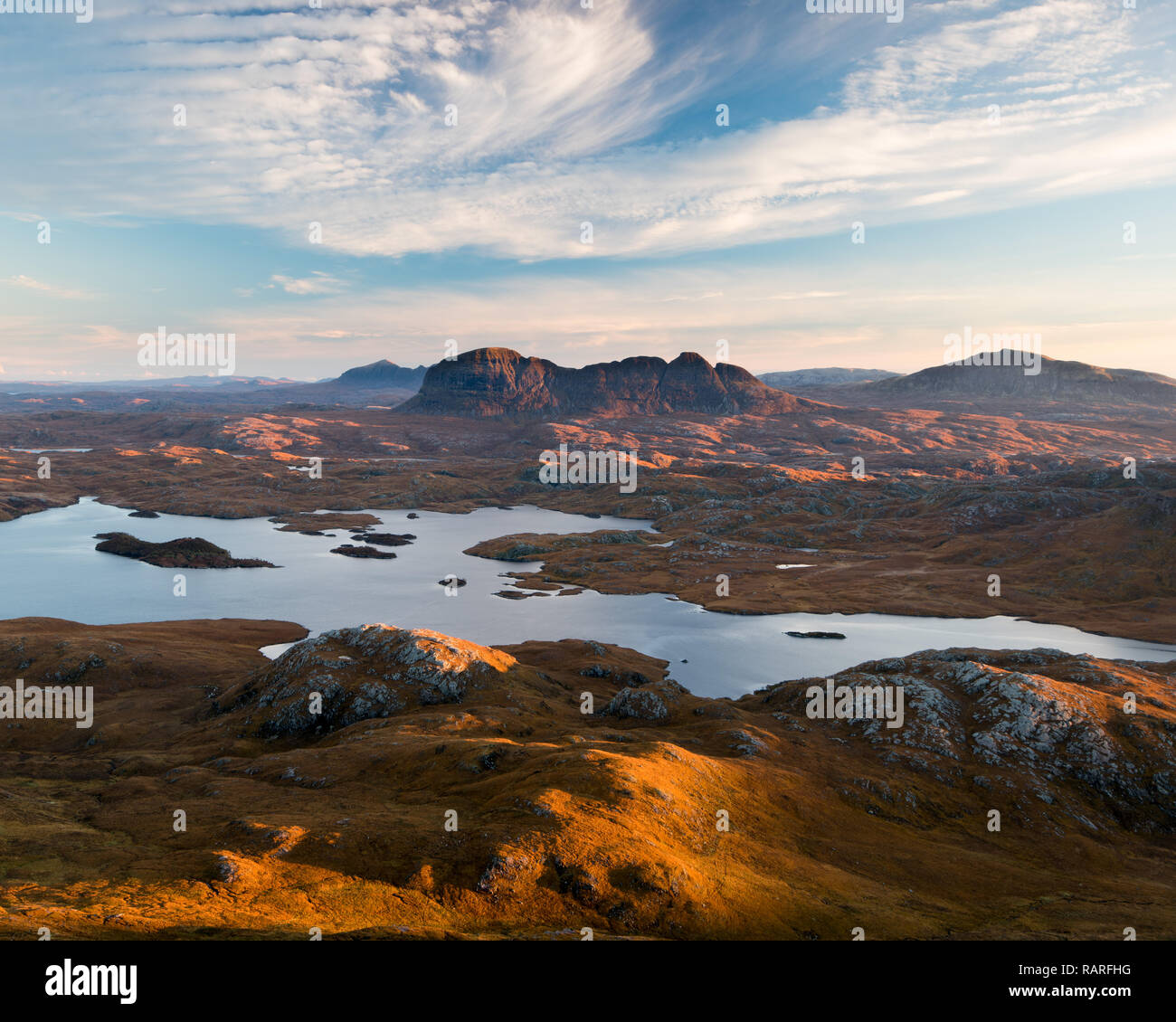 Suilven inverpolly mountains loch hi-res stock photography and images ...